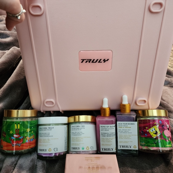 TRULY | Bath & Body | Truly Hardcase And Unicorn Spongebob Body Bundle ...